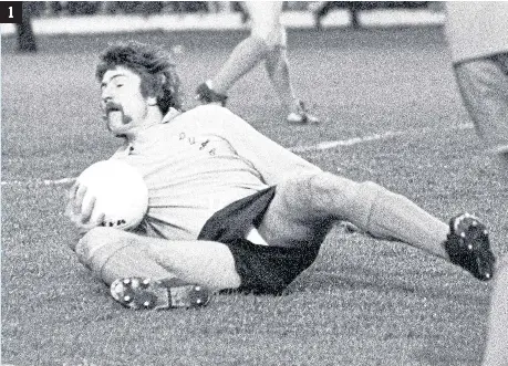 A picture celebratio­n of Dundee United’s greatest-ever goalkeeper as ...