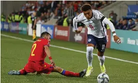 Phil Foden and Jadon Sancho rise above squabble to shine for England - PressReader