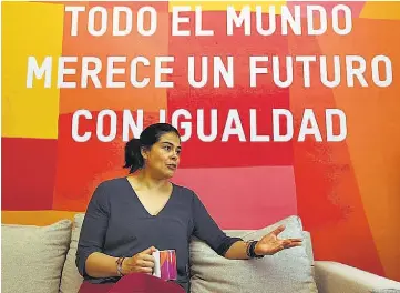 UNA CRISIS - PressReader