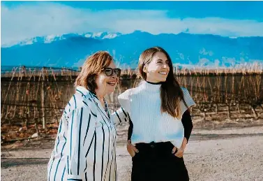 ANA AMITRANO Y JULIA ZUCCARDI - PressReader