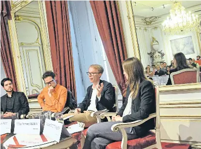 Abkassiere­n, um zu spenden - PressReader