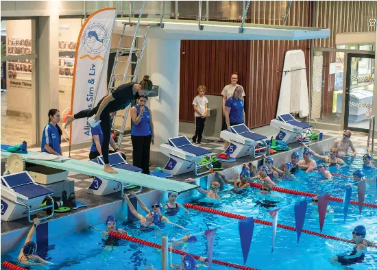 Therese Alshammar besökte simklubben ASLS - PressReader