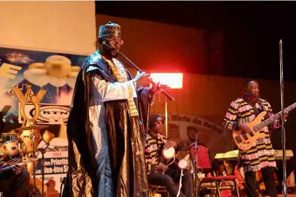 Niger struggles to keep traditiona­l music alive - PressReader