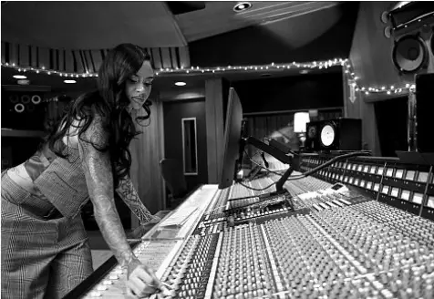 Kehlani sees success as divine interventi­on The Oakland-born singer ...