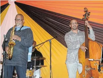 Jazz legend Mabuse serenades his fans in fundraisin­g show - PressReader