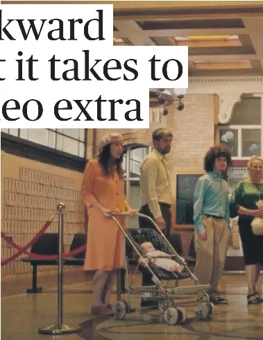 Fake guns, awkward running: What it takes to be a music video extra ...