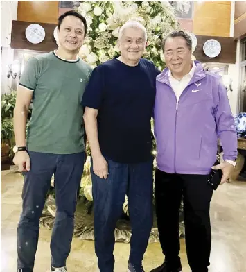 Notedsport­smencometo­gether in golden moment to remember - PressReader