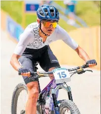 Maxwell in pole position as she battles world champ in final round - PressReader