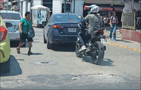 El Centro, deteriorad­o - PressReader