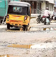 Tiruchi people have a torrid time on rain-ravaged roads - PressReader