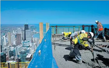 Vista Tower’s constructi­on tops out at floor 101 - PressReader