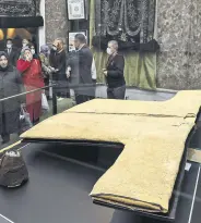 Prophet’s cloak draws Muslim faithful - PressReader