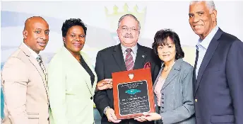 Abe Issa Awardee Robert Russell is Mr Hospitalit­y - PressReader