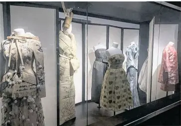 Découvrez l’exposition sur le couturier Christian Dior - PressReader