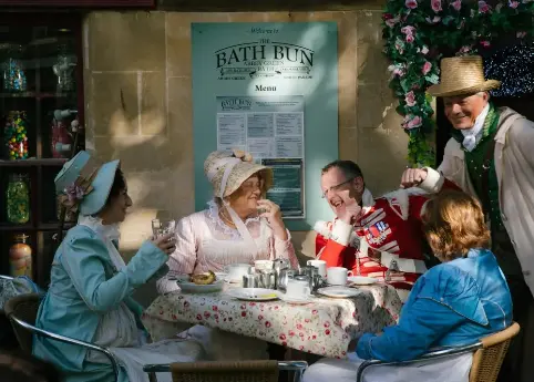 Janeites unite: Austen festival in Bath celebrates 250th anniversar­y ...