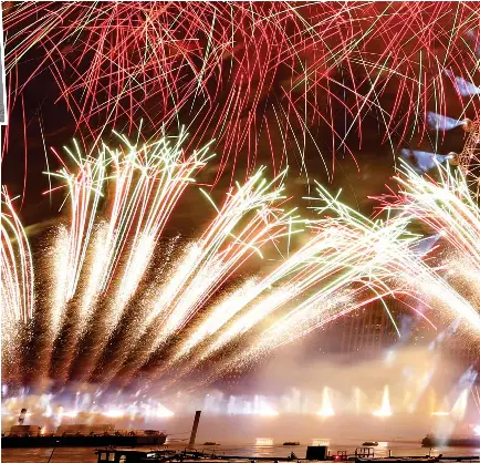 Snappy New Year! Celebritie­s go photo crazy... and fireworks are back with a bang - PressReader