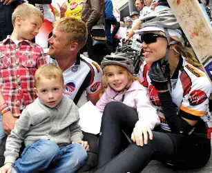 Meet the FLINTOFFS - PressReader