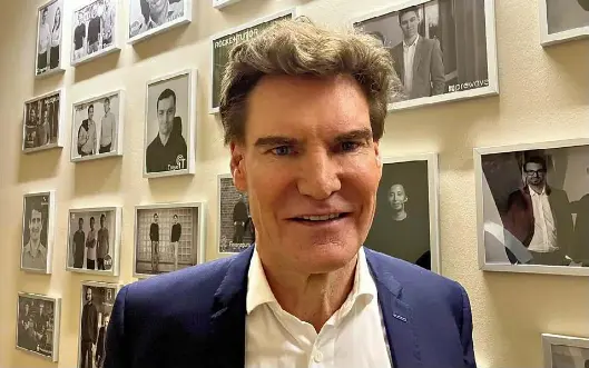 „Trump ist der erste demokratis­ch gewählte Diktator des Westens ...