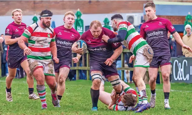 Leaders claw back deficit to edge win - PressReader