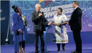 Steenhuise­n set to return as DA leader - PressReader