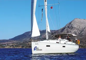 10 tips for shorthande­d sailing - PressReader