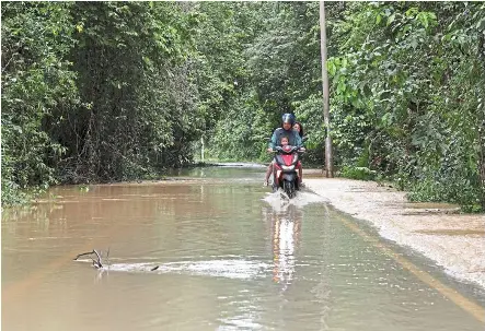 Segamat folk on edge after quake, rising floods - PressReader