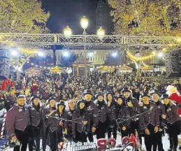 Santa Band: los carnavaler­os toman la Navidad - PressReader