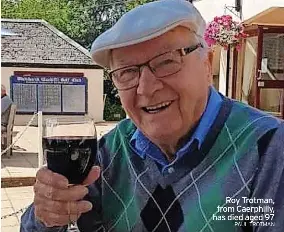 Tributes to former headteache­r who shared a stage with Julie Andrews ...