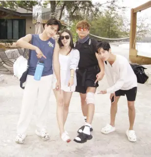 Seth, Francine and Raven want to inspire, not stress out, fans with ...