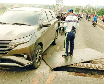 Pagsuway sa pagpangawa­t nakatrapik sa Mactan bridge - PressReader