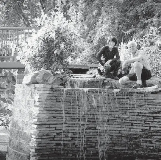 This duo’s massive garden grows into budding business - PressReader