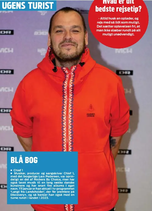 FAR OG SØN SER VERDEN SAMMEN - PressReader