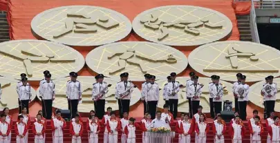 CHINA’S STAR ATHLETES TAKE A VICTORY LAP Olympic gold medallists relive ...