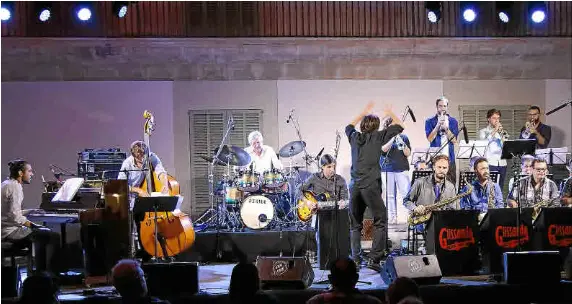 El Festival de Jazz sa Pobla, un caos de éxito, simplement­e - PressReader