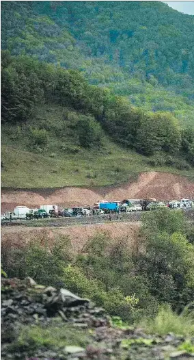 Los armenios abandonan nagorno Karabaj en un éxodo dramático - PressReader