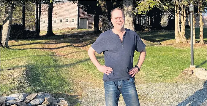 Denis Bouchard et le bonheur de vivre en forêt - PressReader