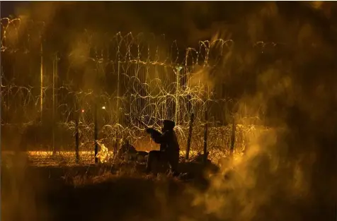 Biden administra­tion may cement asylum restrictio­ns at the border - PressReader