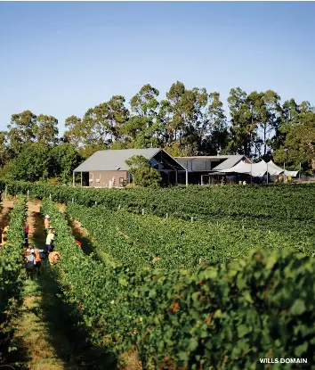 BEST DESTINATIO­N DINING - PressReader