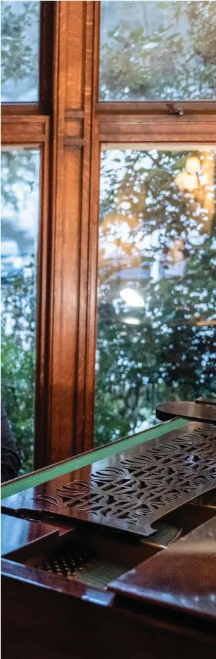 Ladies and gentlemen, Victor and Barry are in the building - PressReader