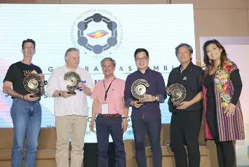 1CSIP: Championin­g the ‘great third path’ and building a nation ...