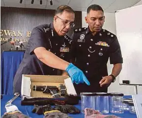 Dua geng samun ditembak mati - PressReader