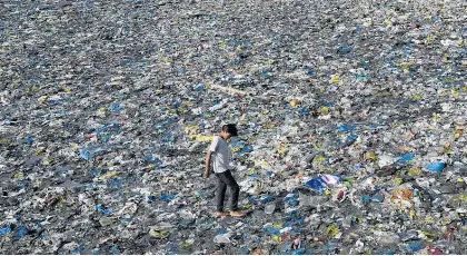 Nations meet to thrash out plastic pollution pact - PressReader