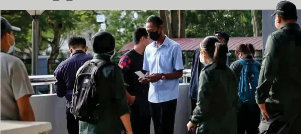 Lapan anggota FRU didakwa - PressReader