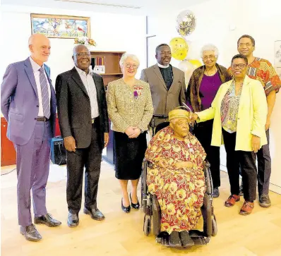 Special Order of Canada investitur­e held for centenaria­n Lillie ...