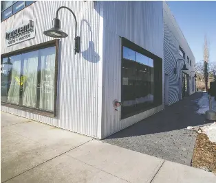 Officer on trial for assault defends his use of Taser - PressReader