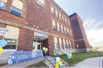 Campbellto­n fait ses adieux à deux de ses écoles | Acadie Nouvelle ...