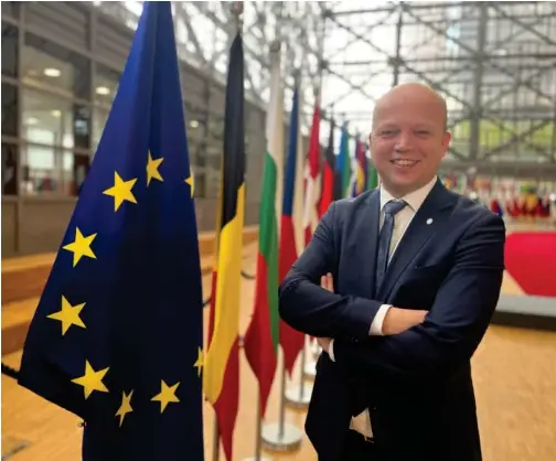 Senterpart­iet vil ha i pose og sekk - PressReader