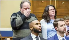 Lloran frente a CEO de Tiktok al testificar sobre muerte de su hijo ...