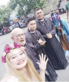 The comedy of costumes in ‘Isang Komedya sa Langit’ - PressReader