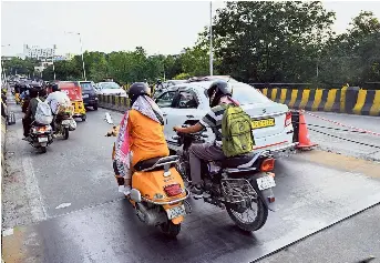 Repairs to Masab Tank flyover slows down traffic flow - PressReader